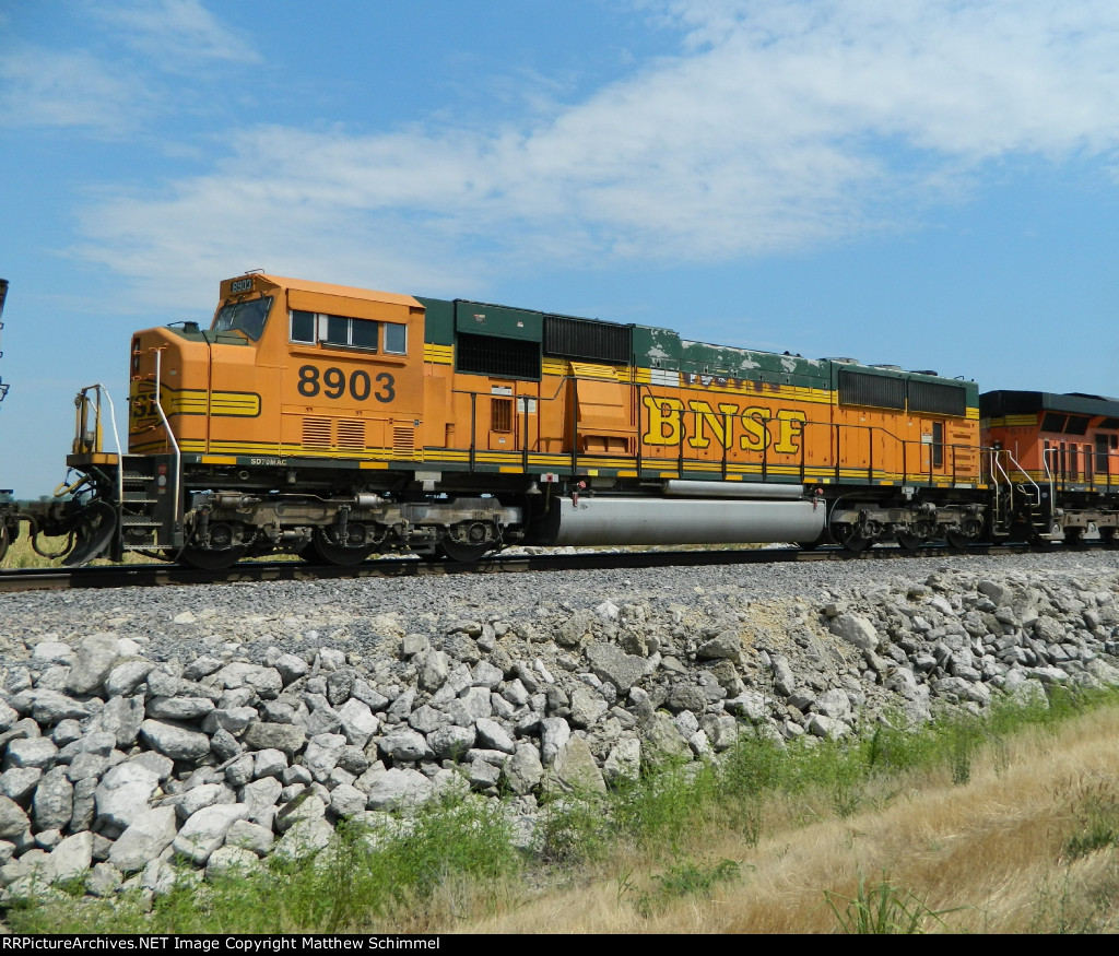 BNSF 8903